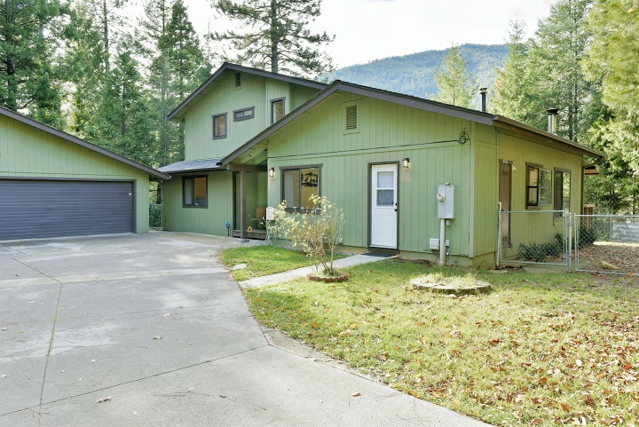 Timber Height's, Classy Home In The Pines. - McCloud, CA