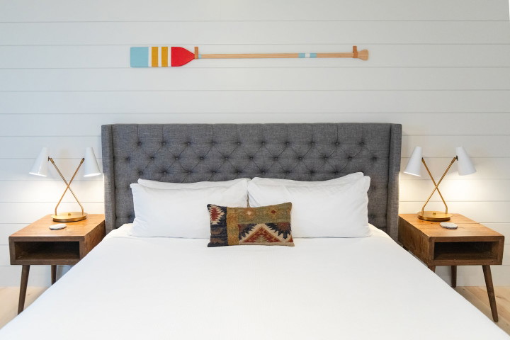 Andor Cottage | Downtown Lake Leelanau - Suttons Bay, MI