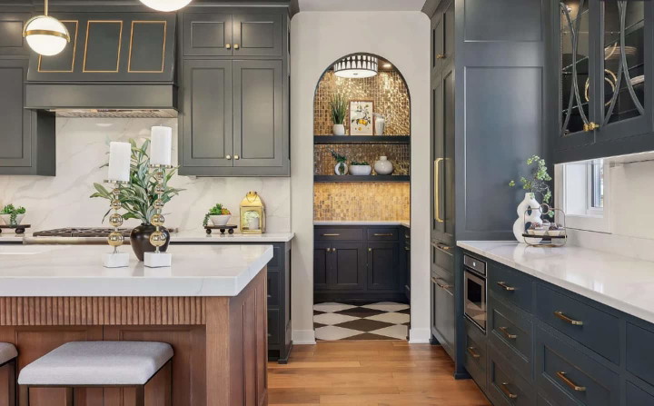 New! Luxury Downtown Wayzata 5br Home - Plymouth, MN