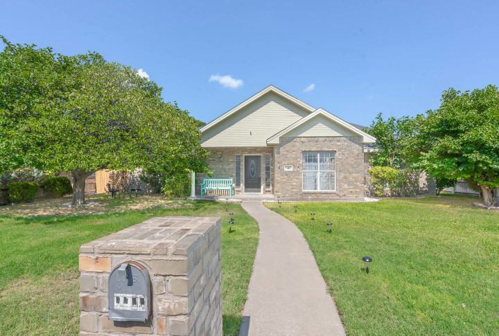 Lakeshore Hideaway 4bdheartbeat Away From The Lake - San Angelo, TX