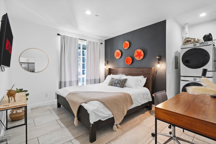 Luxury By Downtown - Santa Ana, CA