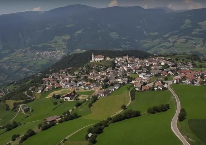 Schöne Grosse Ferienwohnung Mit Panoramabalkon - Alpe di Siusi