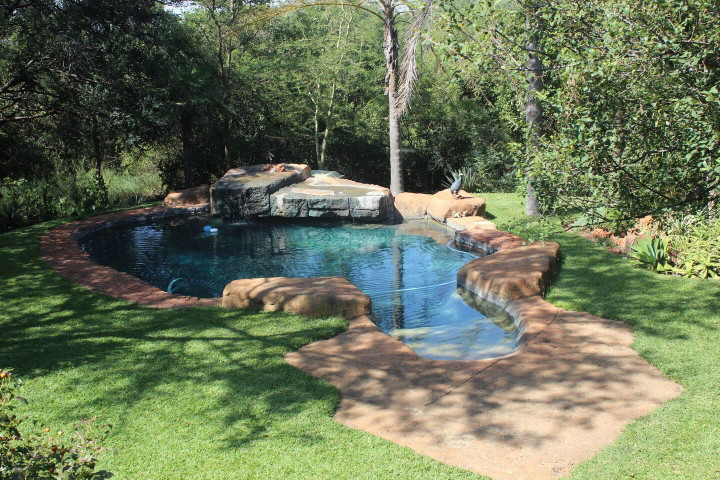 Wooden Cabins - Hartbeespoort