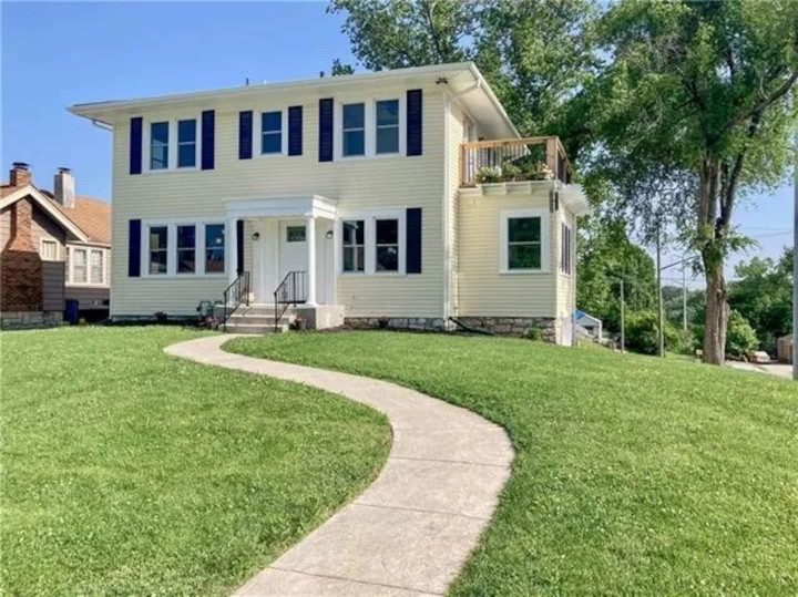 Happy Yellow House-modern Retreat In City! - Kansas City, KS
