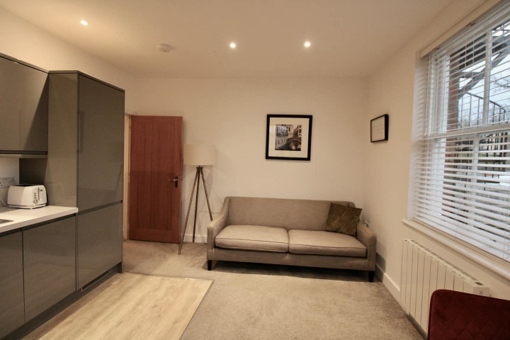 N010 - Apt 6 First Floor Apartment - Basingstoke