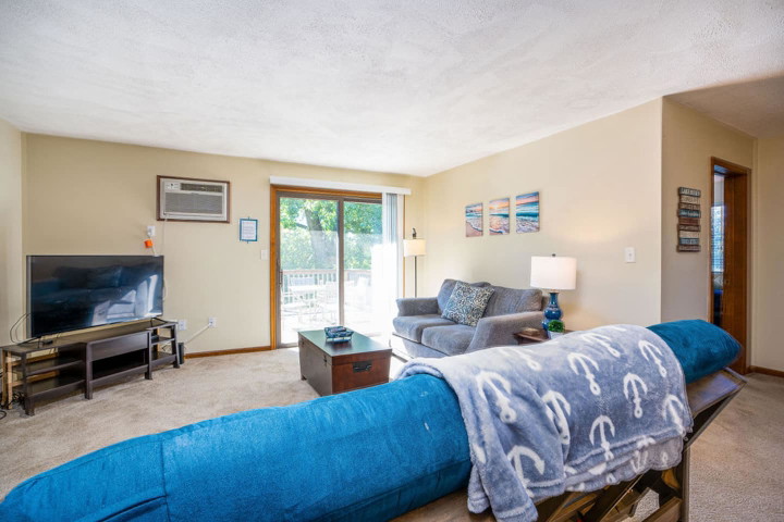 Explore Downtown Rockford! Charming Condo Retreat - Michigan
