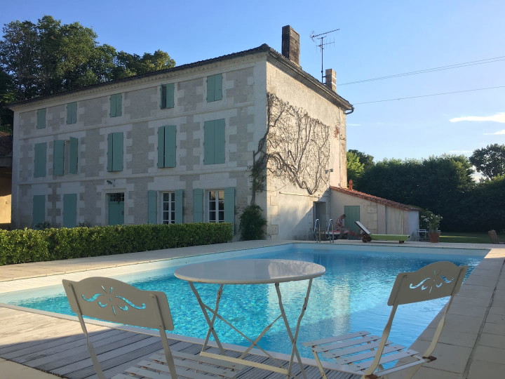 Maison De Caractère En Charente - Charente