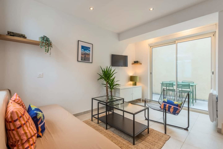 2 Bedroom House With Small Courtyard, Near Metro - Lille