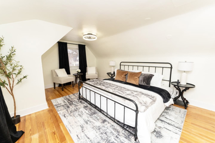 Newly Renovated Gem Close To Casino & Cmu! - Mount Pleasant, MI