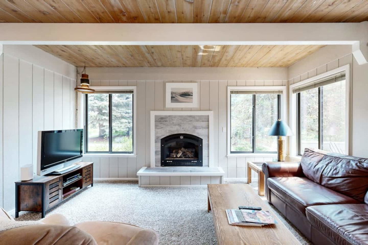 2 Br Condo In Sun Valley With Shared Amenities, - Sun Valley, ID