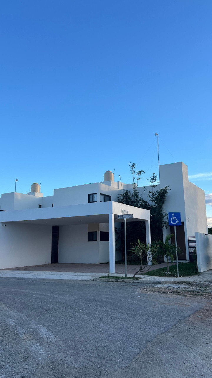 Casa Lobos; Residence, Pool, And Garden - Mérida