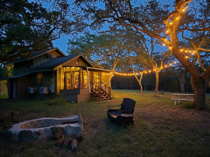 The Riverwood - A Hill Country Retreat! - Boerne, TX