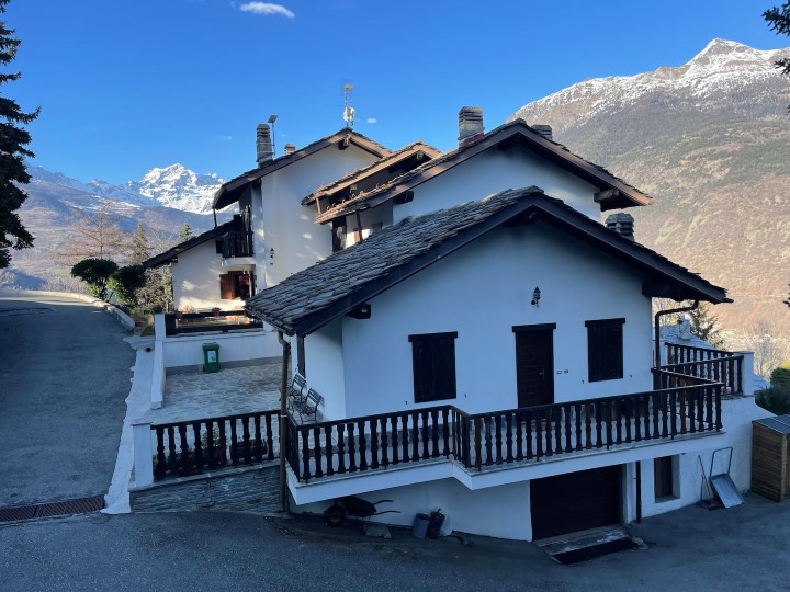 Inmersa En La Naturaleza - Aosta
