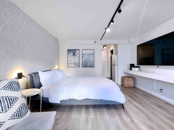 Contemporary Chic Queen Studio - Central Waikiki~ - Honolulu, HI