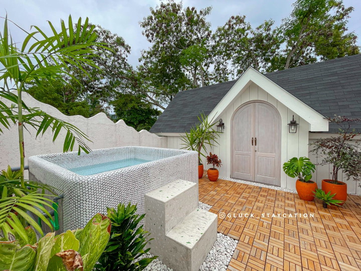 4br Bandung, Jacuzzi, Kids Bunk, Slide & Bathtub - Bandung