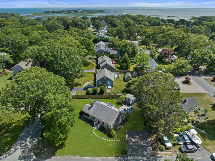 Beach House- Walk To Ocean + 2 Min To Craigville - Barnstable, MA