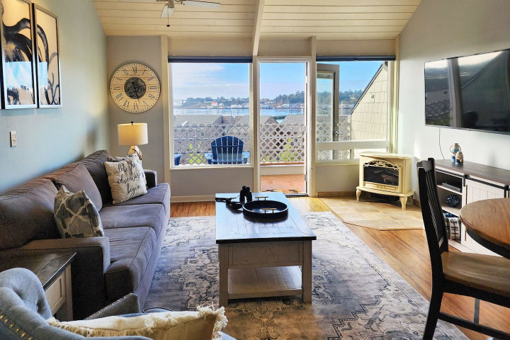 Historic Bayfront! Walk To Everything~bay Dreaming - Newport, OR