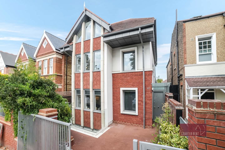 5 Bed House, Parking, Garden - Hampton