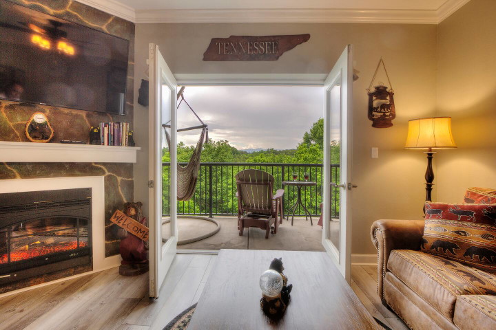 Shirley's Mountain Blessing W/ Hot Tub, Pool,&more - Tennessee