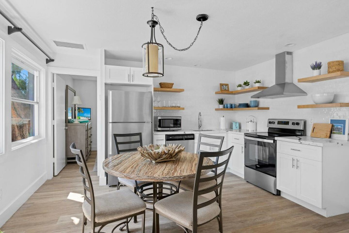Historic Po Cottage Garden Suite Steps To Beach - Casual Lux Décor - Jensen's "On The Gulf" 6 - Sanibel Island, FL
