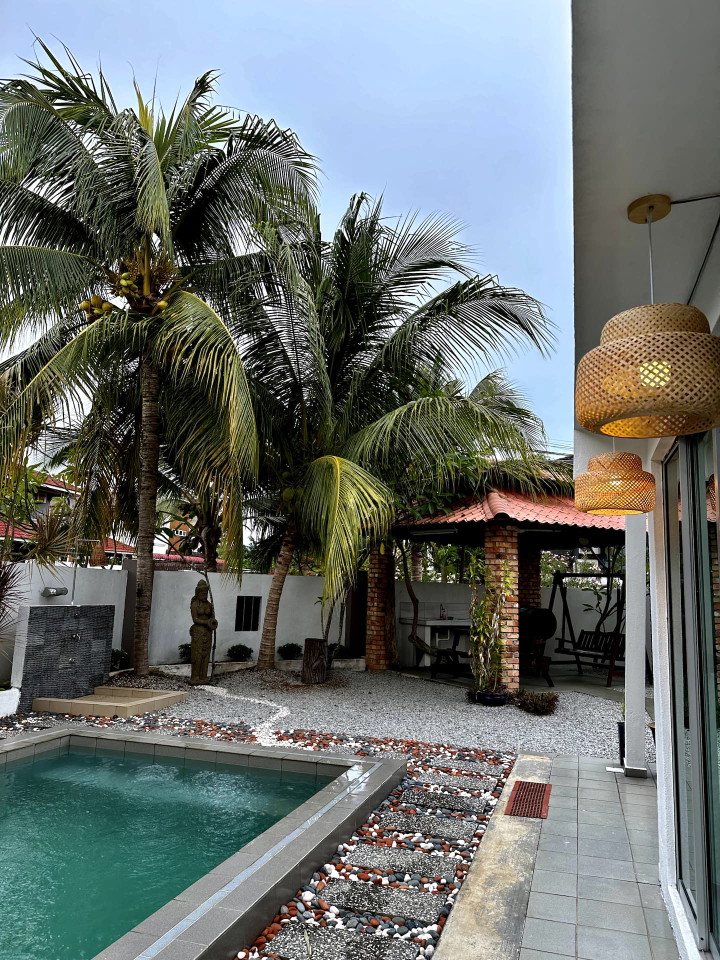 Triangular Villa Pd - Port Dickson