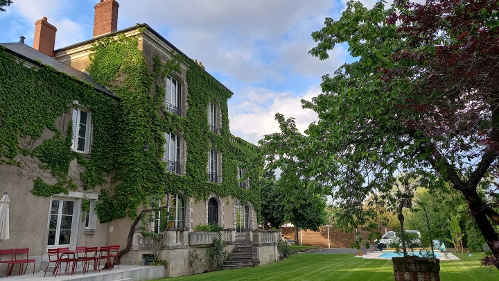 Riva Bella : Elégante Demeure Avec Piscine - Orléans