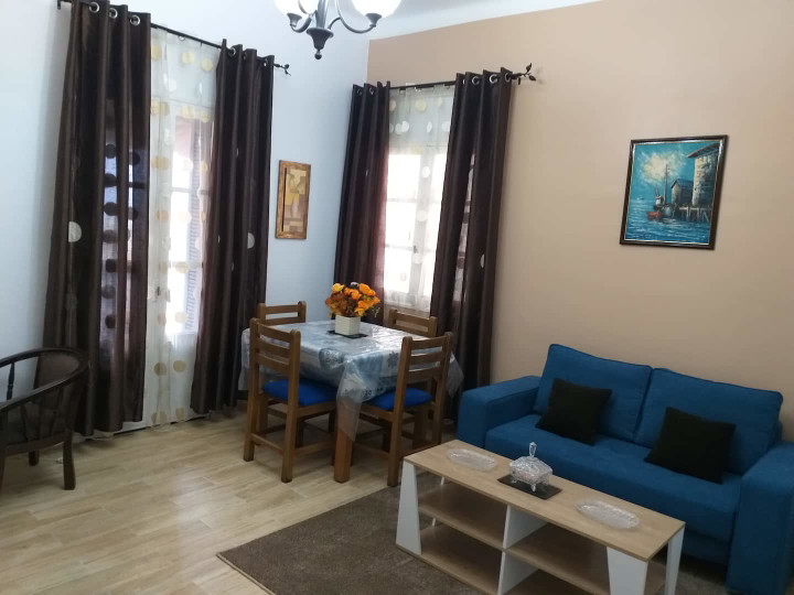 Logement Adéquat Avec Terrasse à Alger / Kouba - Algérie