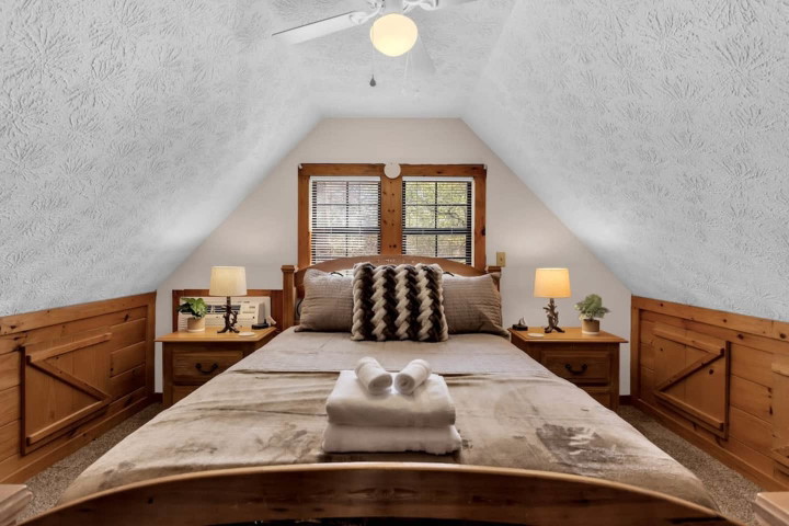 Cozy Ellijay Cabin: Fireplace, Mtn Views & Wifi - Georgia, GA