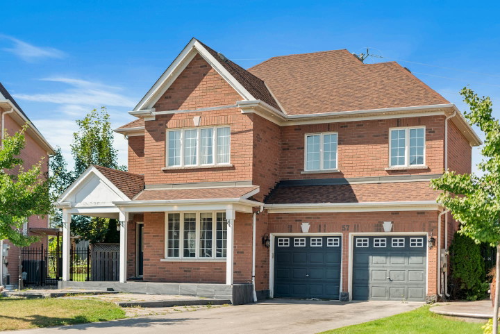 Sup Luxury 4br + Biggest Backyard +#1 Neighborhood - Brampton