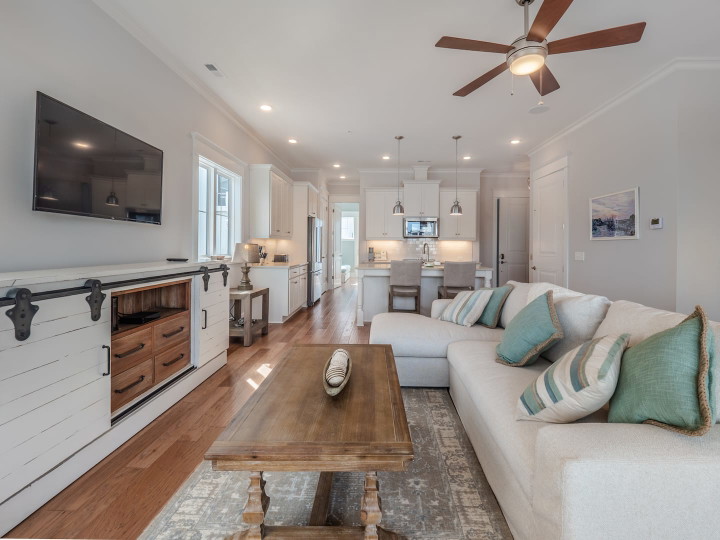 15 Steps From Beach Access! Luxury Duplex Unit - Wrightsville Beach, NC