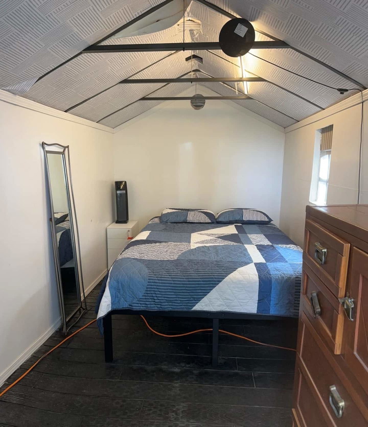 Cozy Private Shed For Two - San Bruno, CA