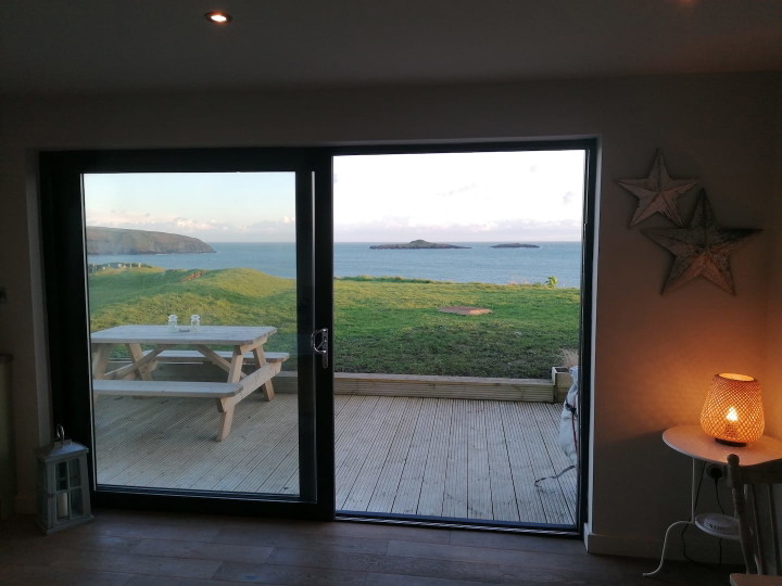 Coastal Tiny Home Hideaway | Panoramic Sea Views - Aberdaron