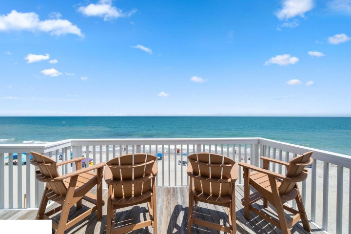 Take It E-sea | Oceanfront + Community Pool! - Bald Head Island, NC
