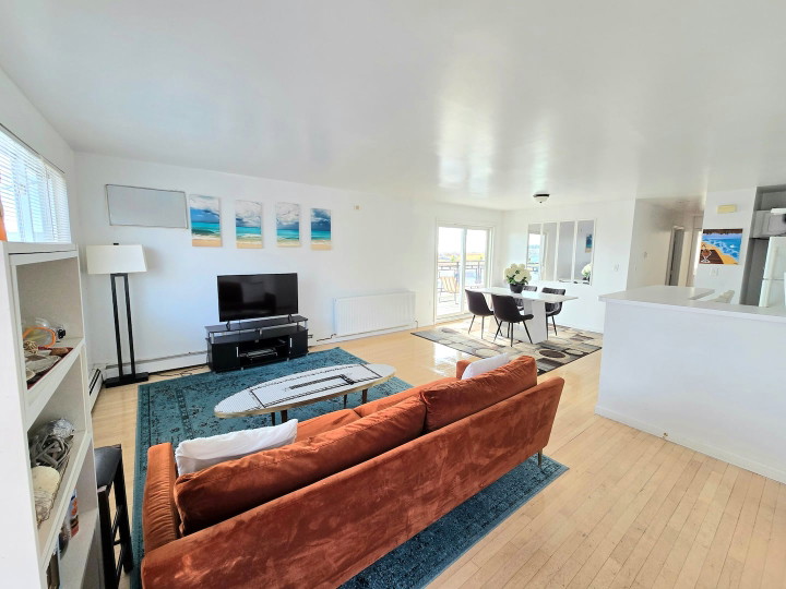 Beachfront Apartment With Ocean View And Huge Deck - Queens, NY