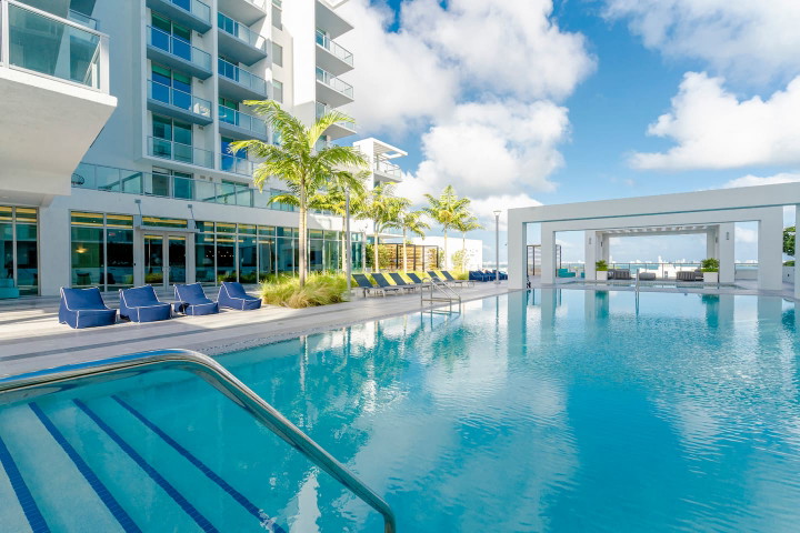Design District Living: Pool, Gym, Secured Parking - South Miami, FL