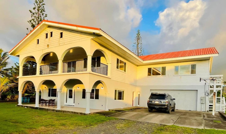Sadies Retreat | 7br | Ac + Pool Table - American Samoa