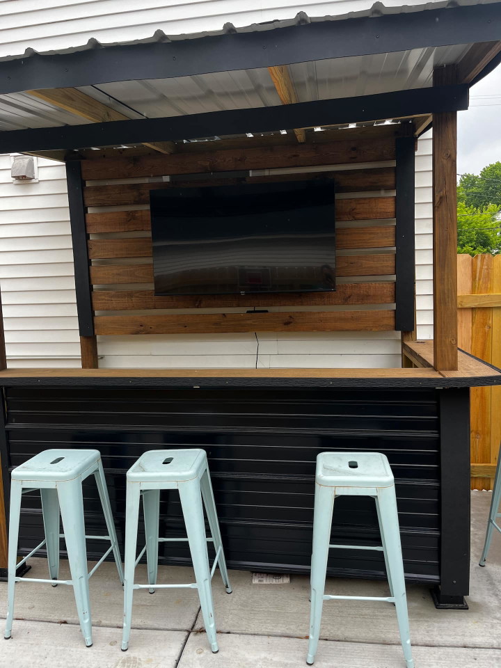 Modern Retreat -Dual Patios, Fire Pit, Outdoor Bar - Grand Rapids, MI
