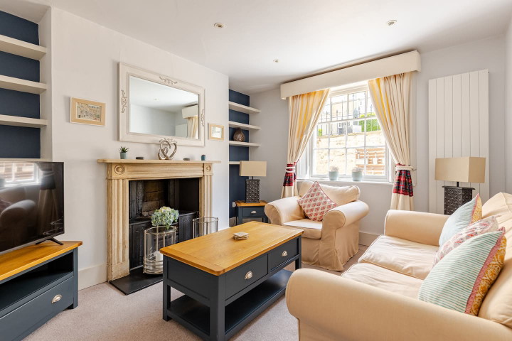 Montpelliercourtyard Apt,parking For 1 Car.sleeps4 - Cotswolds