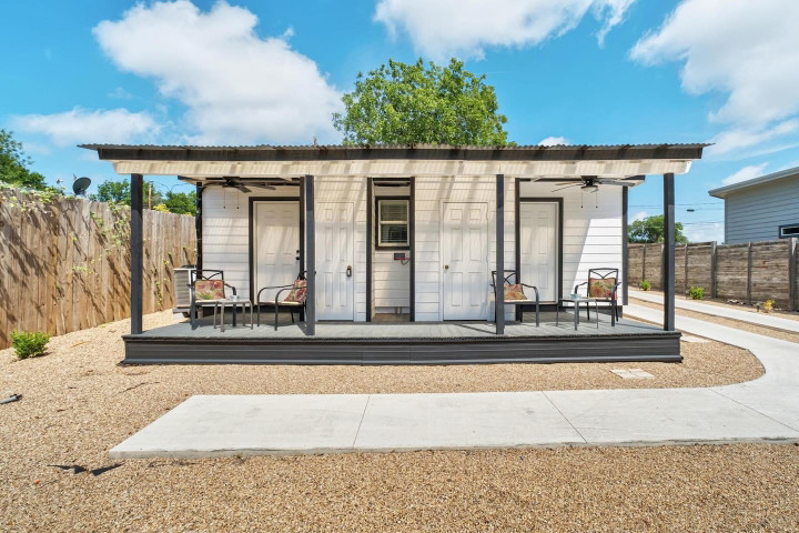 Cozy Austin Retreat | 2br Near Downtown & Ut - Austin, TX