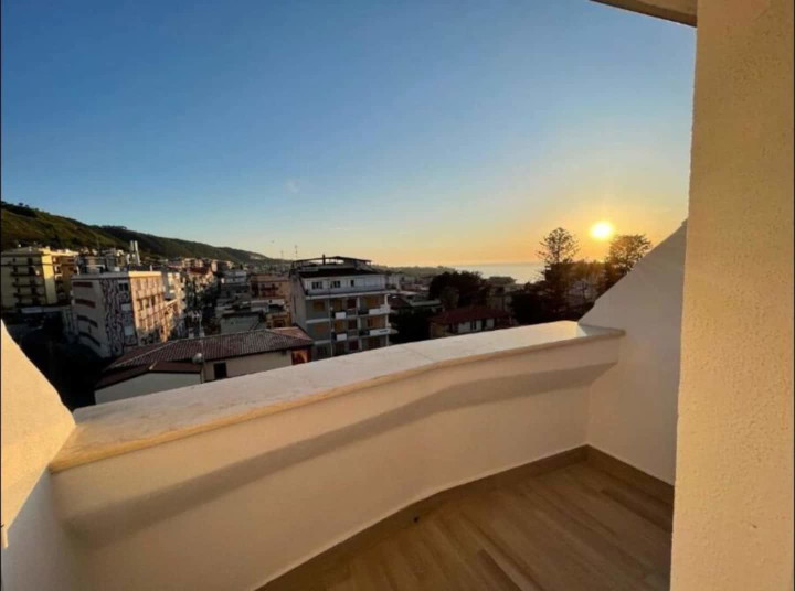 A Stone's Throw From Downtown 2 - Tropea