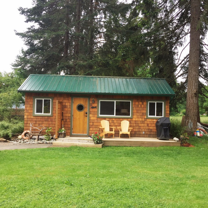 Cedar Cottage Near The Sea - Comox