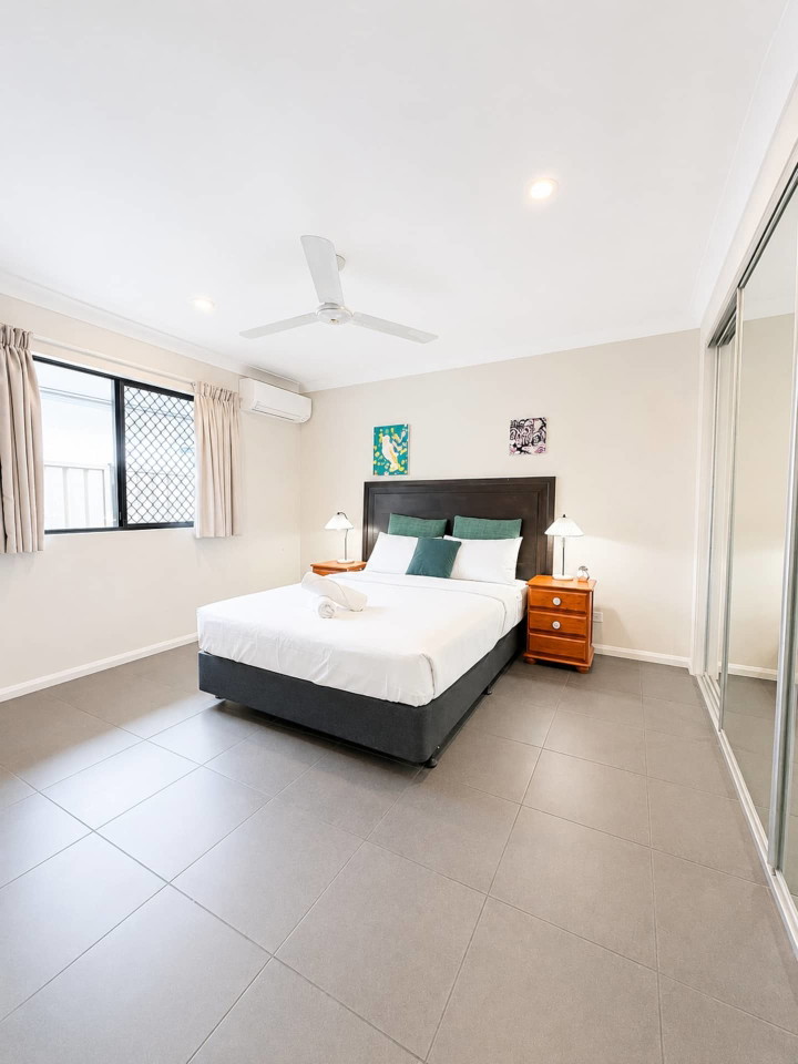 Zen Courtyard: Garden - Patio - Garage - Palmerston City