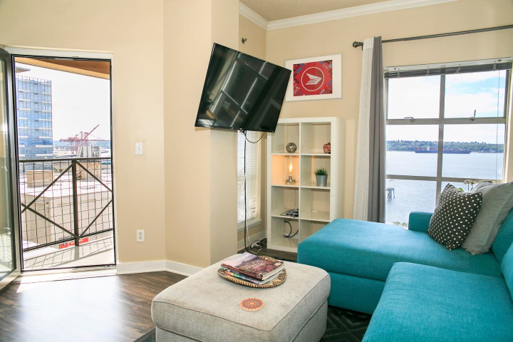 Pike Place Market Apt Water View And Balcony - Seattle, WA