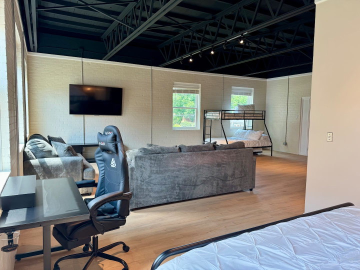 Charming Studio In Historic Downtown Palestine - Palestine, TX
