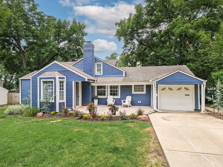 Stunning Newly Remodeled Home-amazing Location - Shawnee, KS