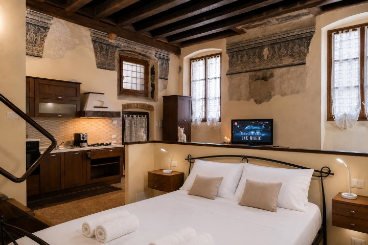 [Centre] Flat With Frescoes Near Ponte Pietra - Verona