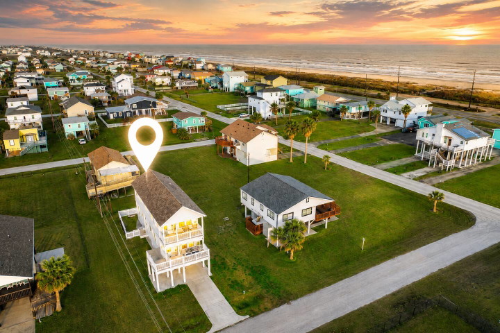 Hot Tub | Beach View | Pet Friendly | 2 King Suite - Galveston, TX
