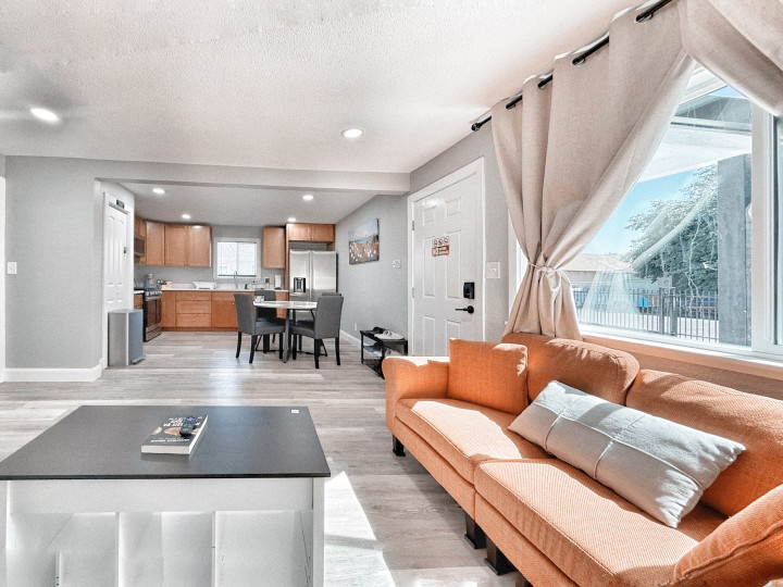 Entire Home 2 Bedroms (3 Beds) 1bath - Stockton, CA