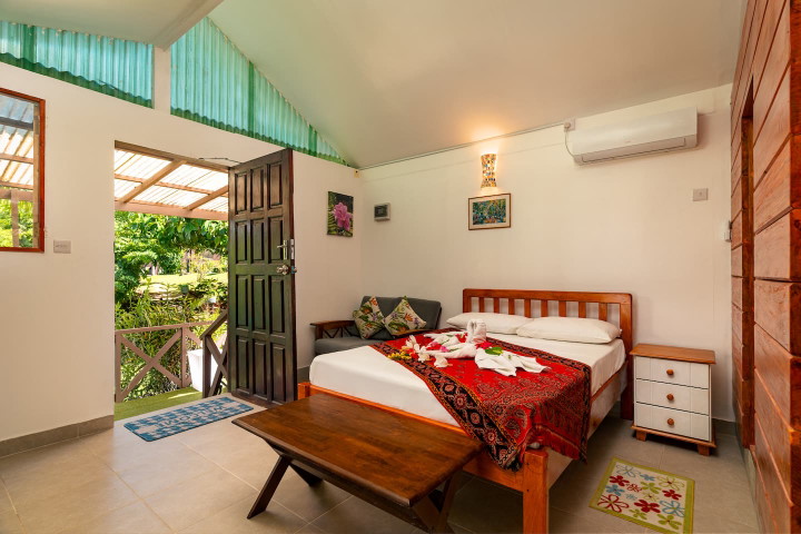 The Bamboo Hideaway (Lemongrass Lodge-beau-vallon) - Victoria