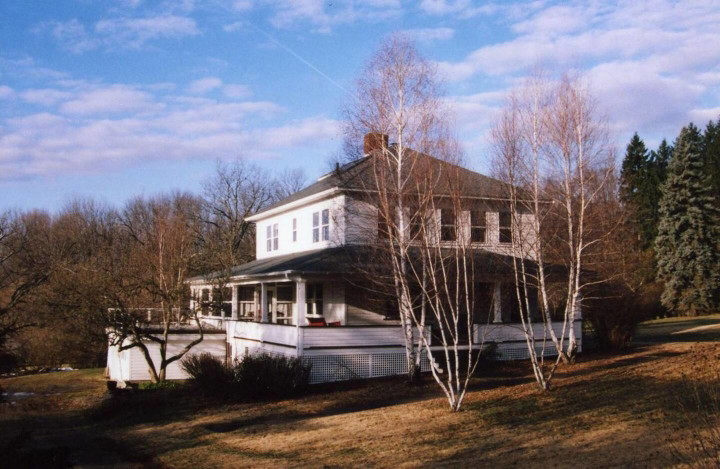 Cozy Country House Outside Of Town - Waymart, PA